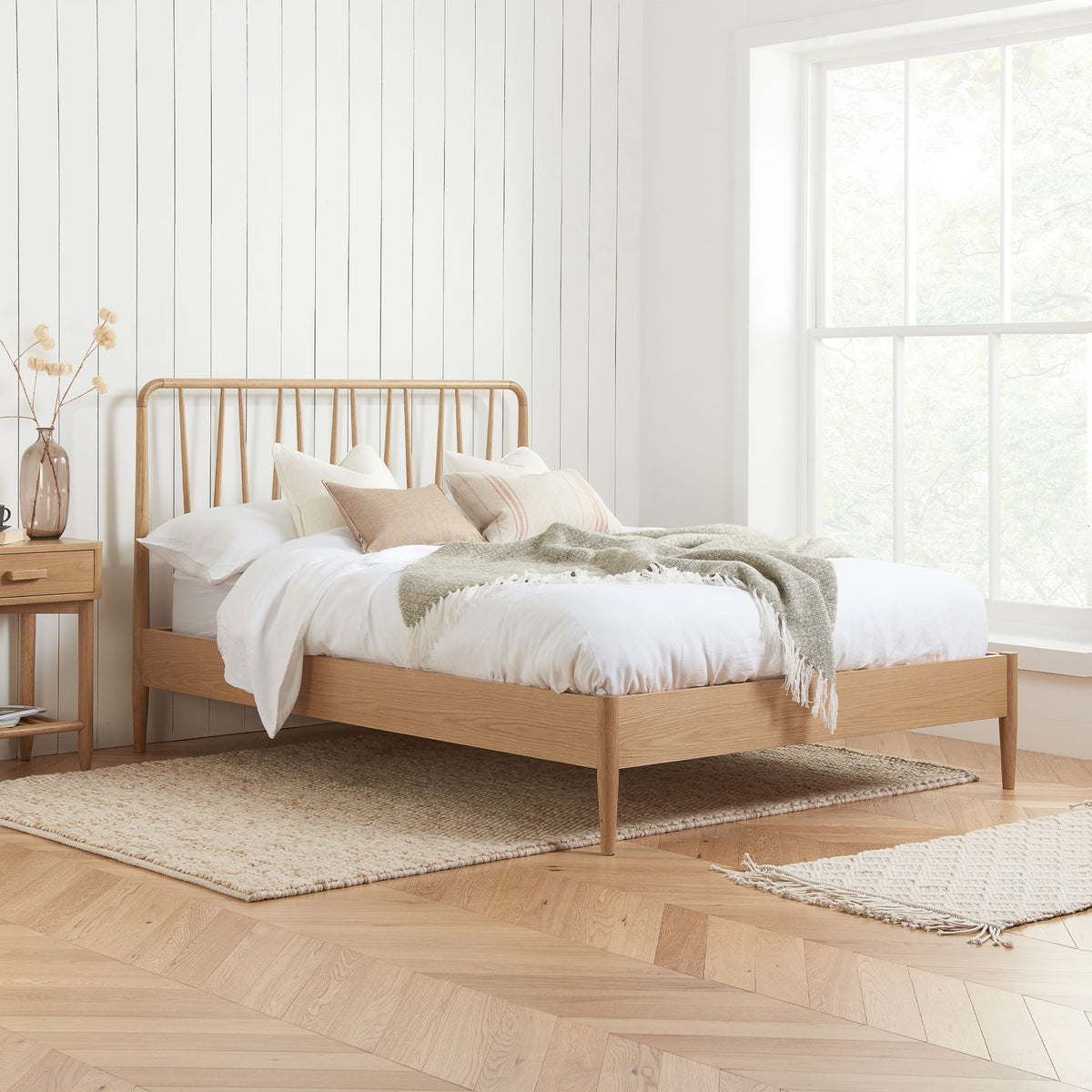 White and oak bed store